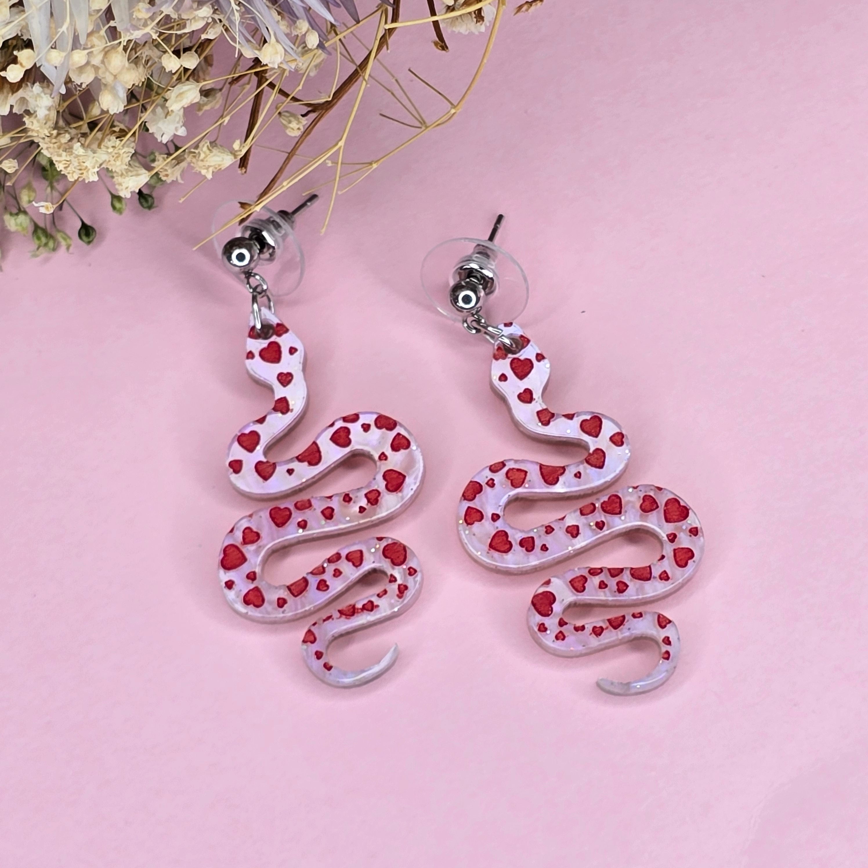 Dainty Little Love Snakes – Cursive Craft